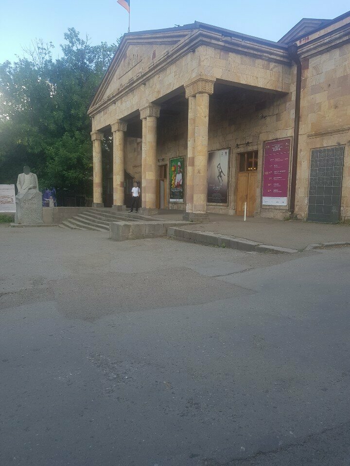 Tiyatrolar Государственный драматический театр имени Ованеса Абеляна, Vanadzor, foto