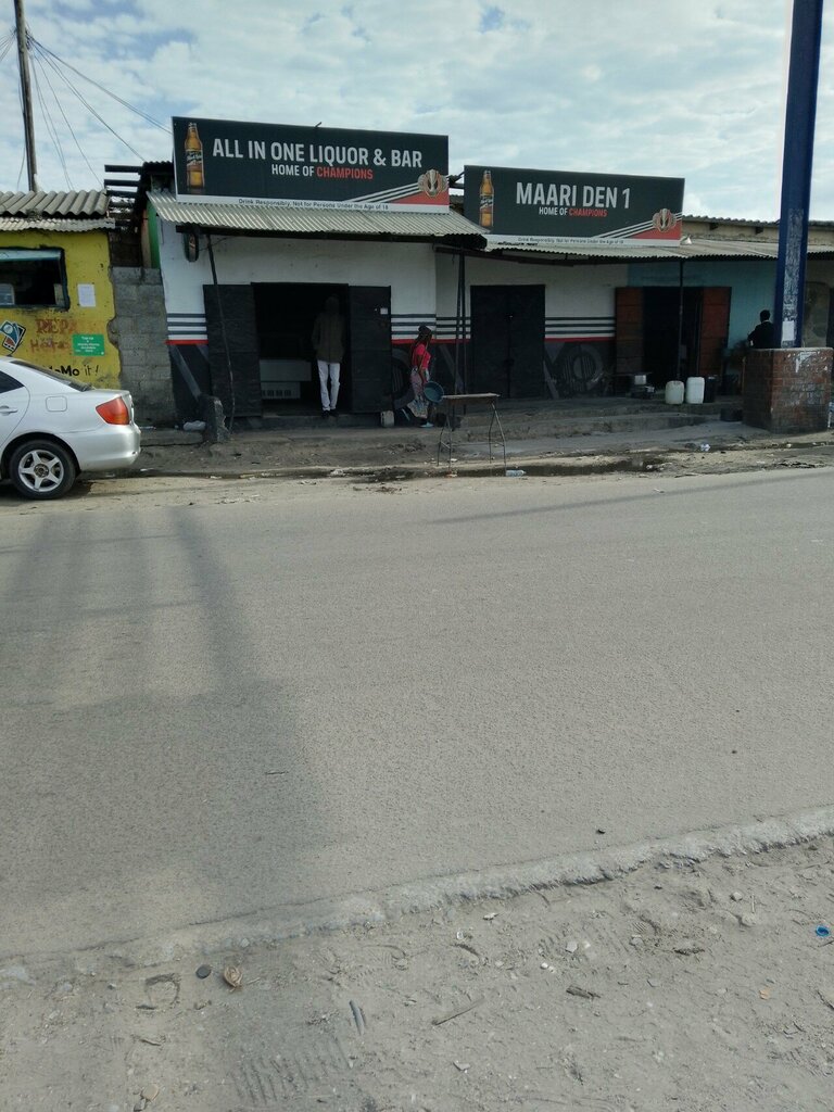 Alkollü içecekler Maari den 1, Lusaka, foto