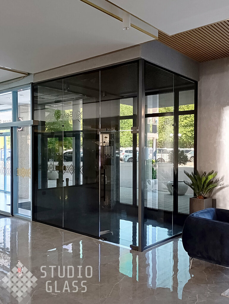 Cam ve cam ürün üreticisi Studio Glass, Novorossiysk, foto