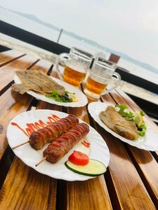 Кафе Жемчужина (Naberezhnaya ulitsa No:9, selo Andreyevka), kafe  Primoriye'den