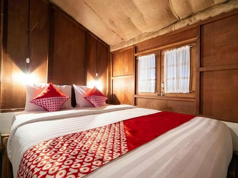 Otel Oyo 2393 Putroyono Homestay, , foto