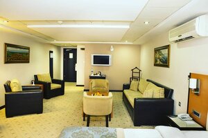Zeo Hotel Merter (İstanbul, Güngören, Abdurrahman Nafiz Gürman Mah., Şair Ahmet Kutsi Tecer Cad., 12), otel  İstanbul'dan