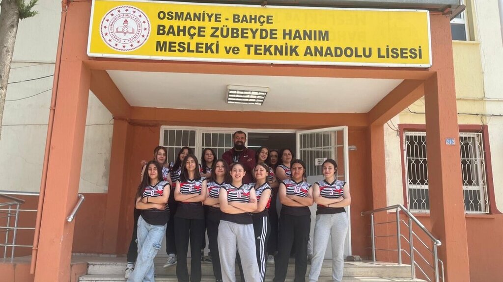 Lise Bahçe Zübeyde Hanım Mesleki Ve Teknik Anadolu Lisesi, Bahçe, foto