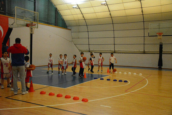 Yüzme havuzları Hidayet Türkoğlu Basketbol ve Spor Okulları, Ankara, foto