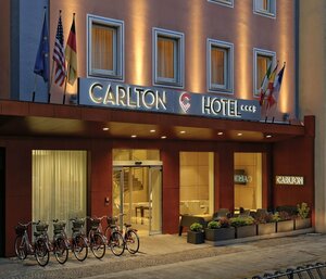 Residence Carlton (Ferrara, Piazza Sacrati 26/a), otel  Ferrara'dan