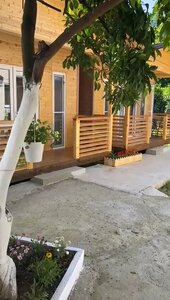 Гостевой дом Мишутка (Сухумское шоссе No:142В, село Псырцха), otel  Gudauta Bölgesi'nden