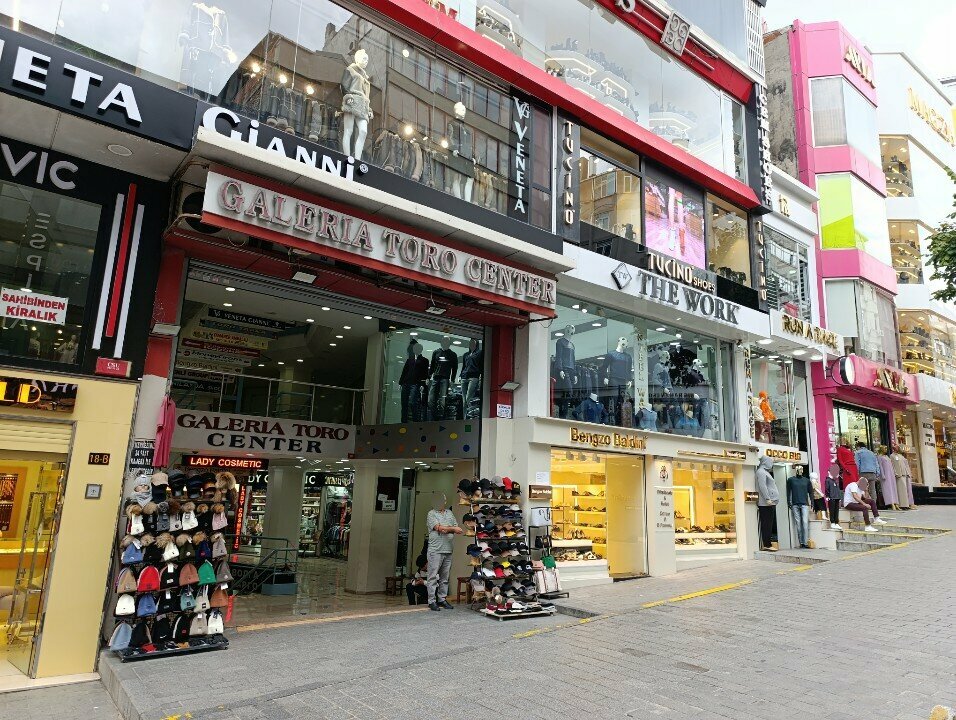 i̇ş merkezi Galeria Toro Center, İstanbul, foto