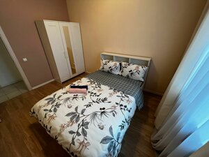 Sunny Days на улице Сосновая 1 корпус 4 (Sosnovaya Street No:1к4, Kotelniki), otel  Kotelniki'den