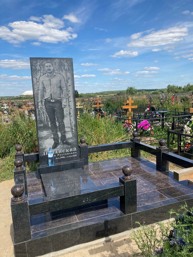 Heykel ve mezarlık taşı üreticileri Stella, Yegoryevsk, foto
