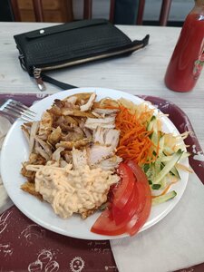 Shaverma (Strelninskoye shosse No:46Д, posyolok Ropsha), fast food  Saint‑Petersburg ve Leningradskaya oblastından