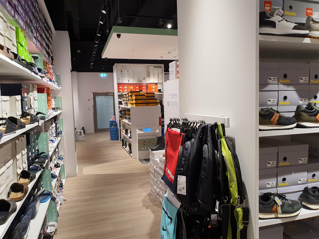 Spor giyim ve ayakkabı Deichmann, Freiberg, foto