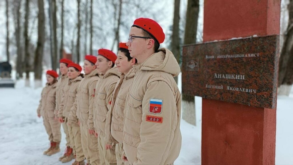 Anıt, heykel Воин-интернационалист Евгений Яковлевич Анашкин, Spas‑Demensk, foto