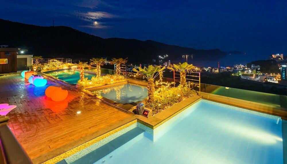 Otel Friemily Pool Villa & Hotel, Güney Gyeongsang İli, foto