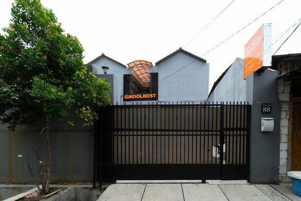 Otel KoolKost Syariah @ Cipete Raya, Cakarta, foto