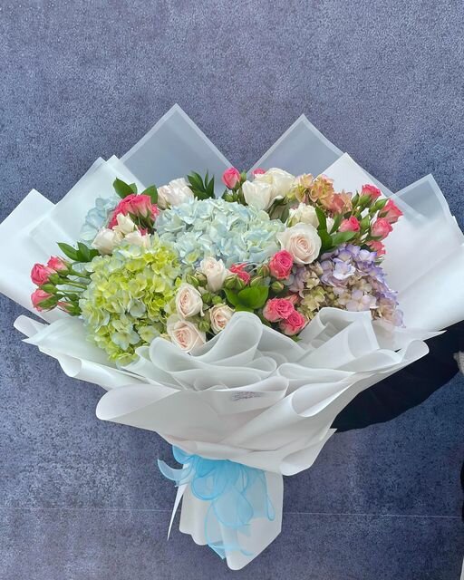 Çiçekçiler Flowers by the Park, Jambıl eyaleti, foto