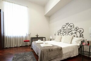 B B Residenza Malaterra - Camera Napoli Barocca (Via Malaterra Goffredo No:24, Naples), otel  Napoli'den