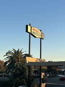 Royal Motel Tracy LLC (United States Route 50), otel  Tracy'dan