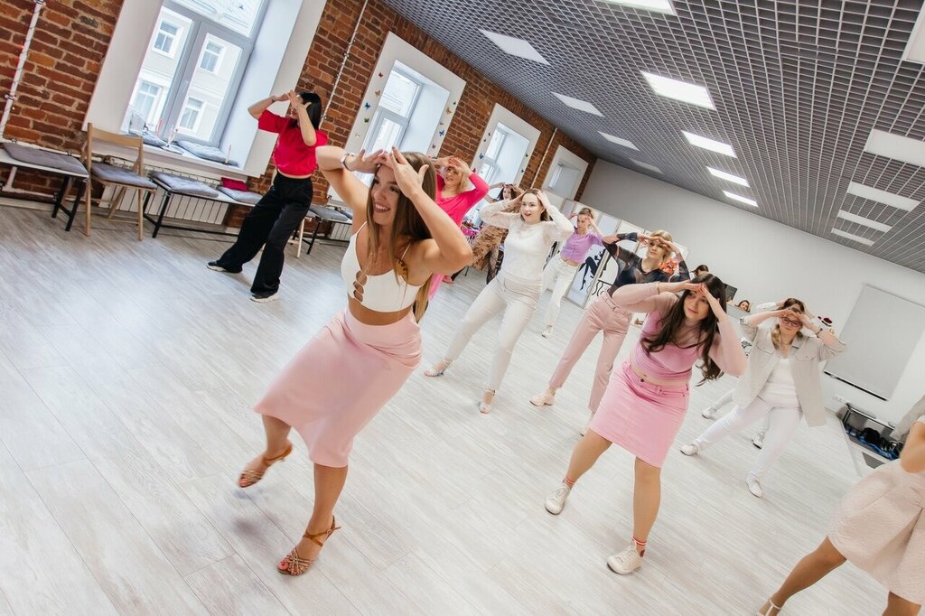 Dans okulları Goddesses Center, Saint‑Petersburg, foto