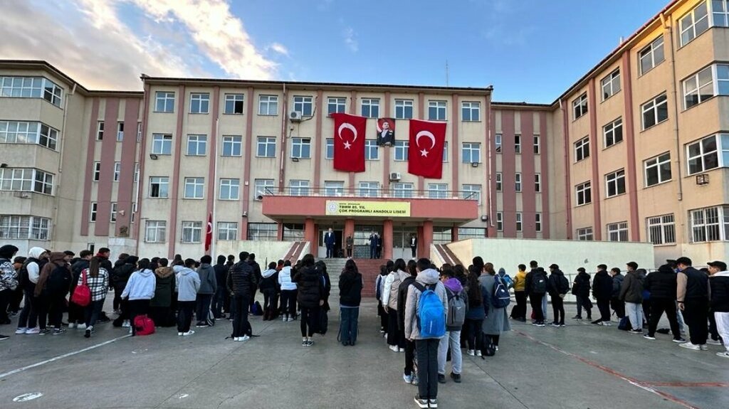 Lise Tbmm 85. Yıl Mesleki Ve Teknik Anadolu Lisesi, Manisa, foto