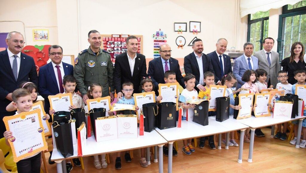 Devlet kurumları ve bakanlıklar Balıkesir İl Milli Eğitim Müdürlüğü, Balıkesir, foto