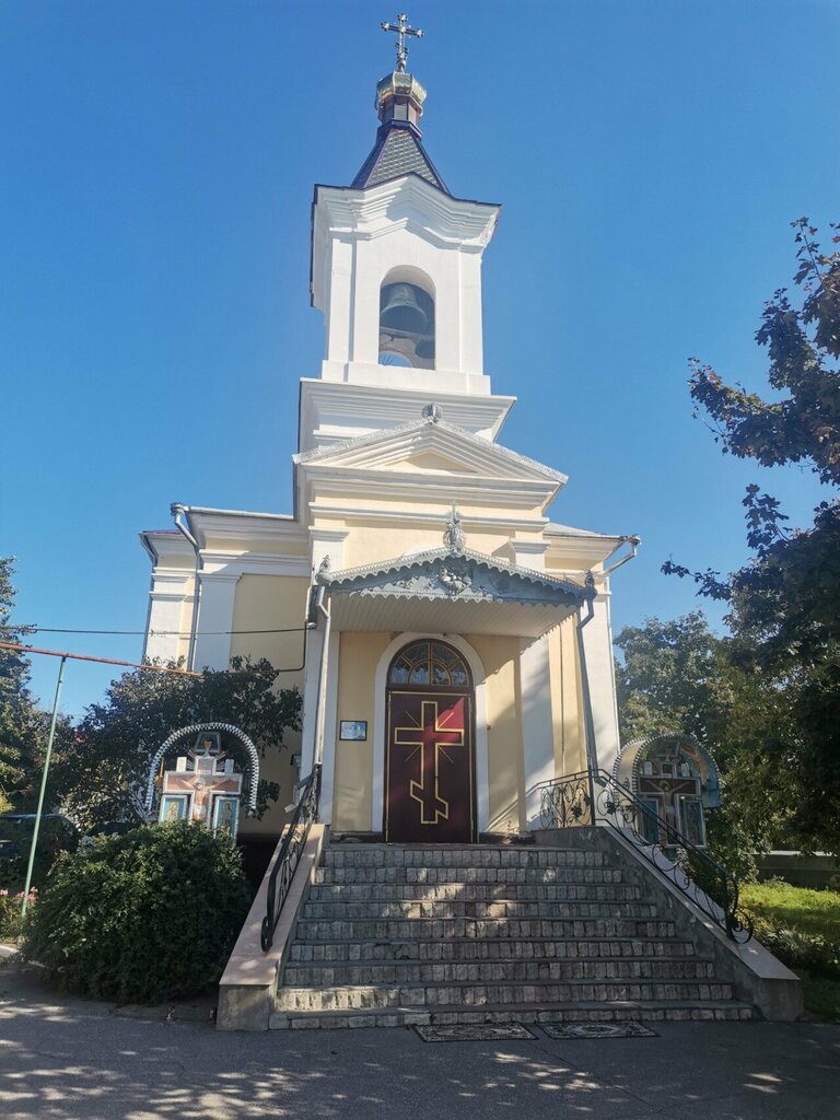 Ortodoks kiliseleri Biserica Sfânta Cuvioasa Parascheva, Ialoveni, foto