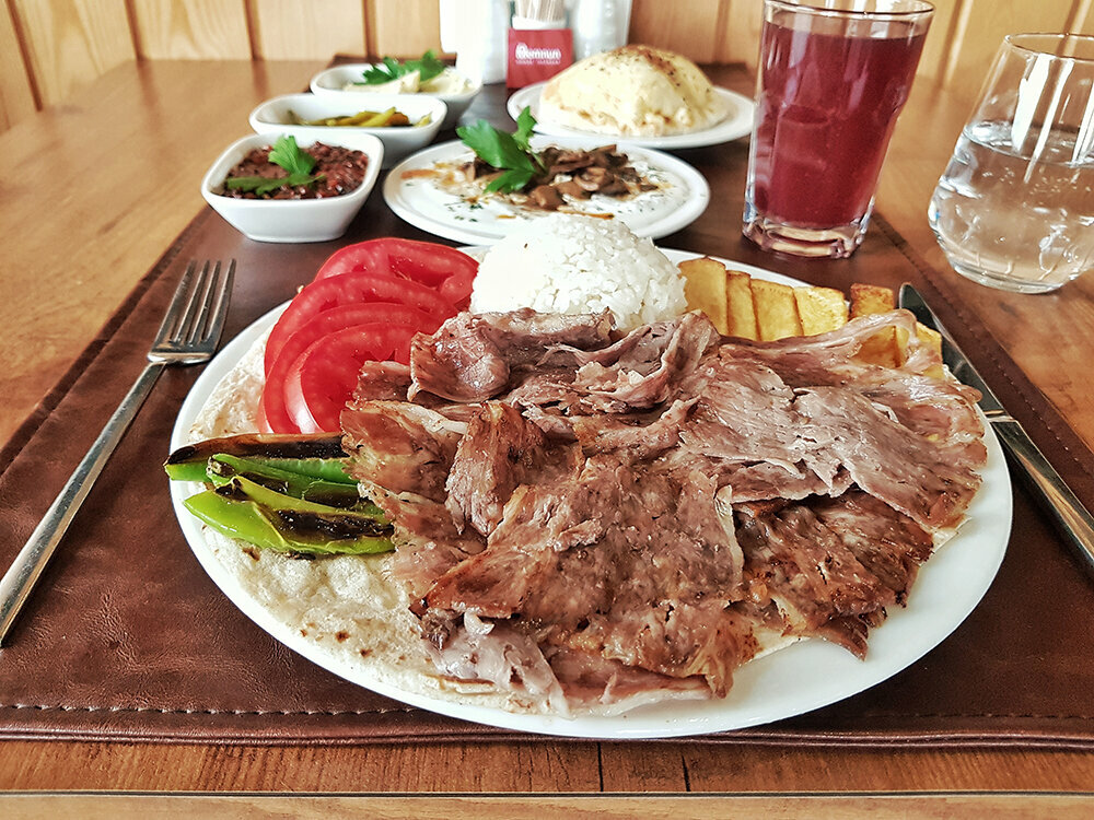 Kafe Memnun Bursa İskender, İstanbul, foto