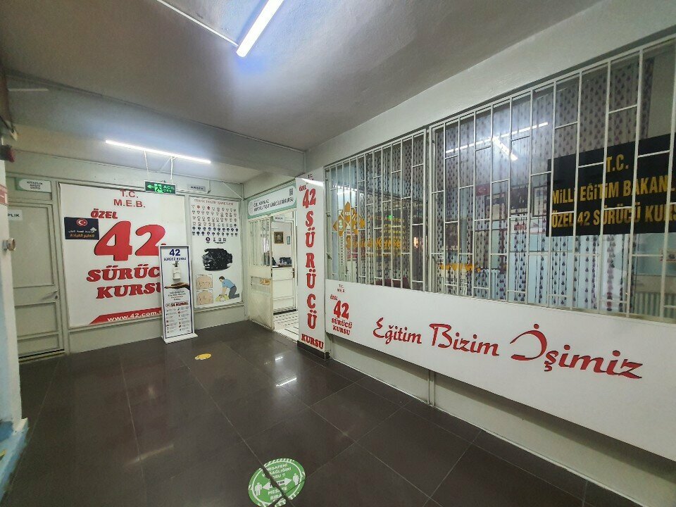 Sürücü kursları 42 Sürücü Kursu, Konya, foto