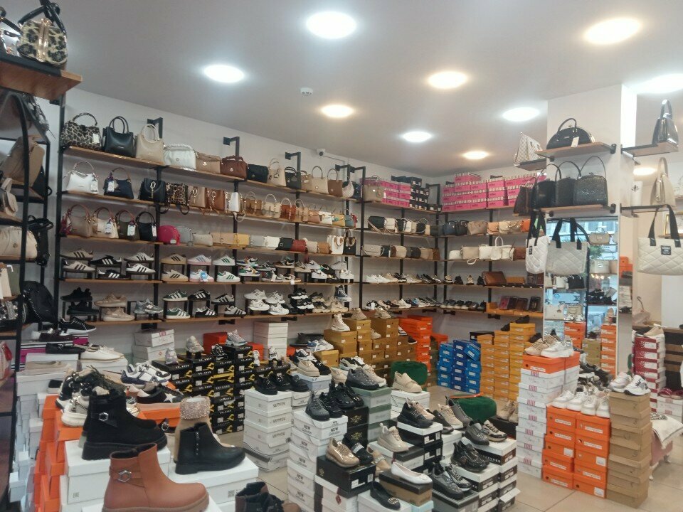 Ayakkabı mağazaları Cevaplus, İstanbul, foto