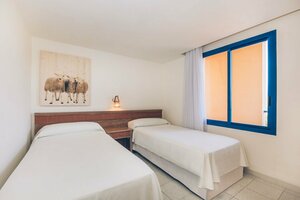 Iberostar Waves Club Cala Barca (Provincia de Islas Baleares, Santanyi), otel  Balear Adaları'ndan
