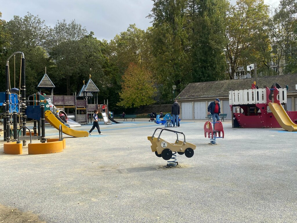 Kültür ve eğlence parkları Square René Le Gall, Paris, foto