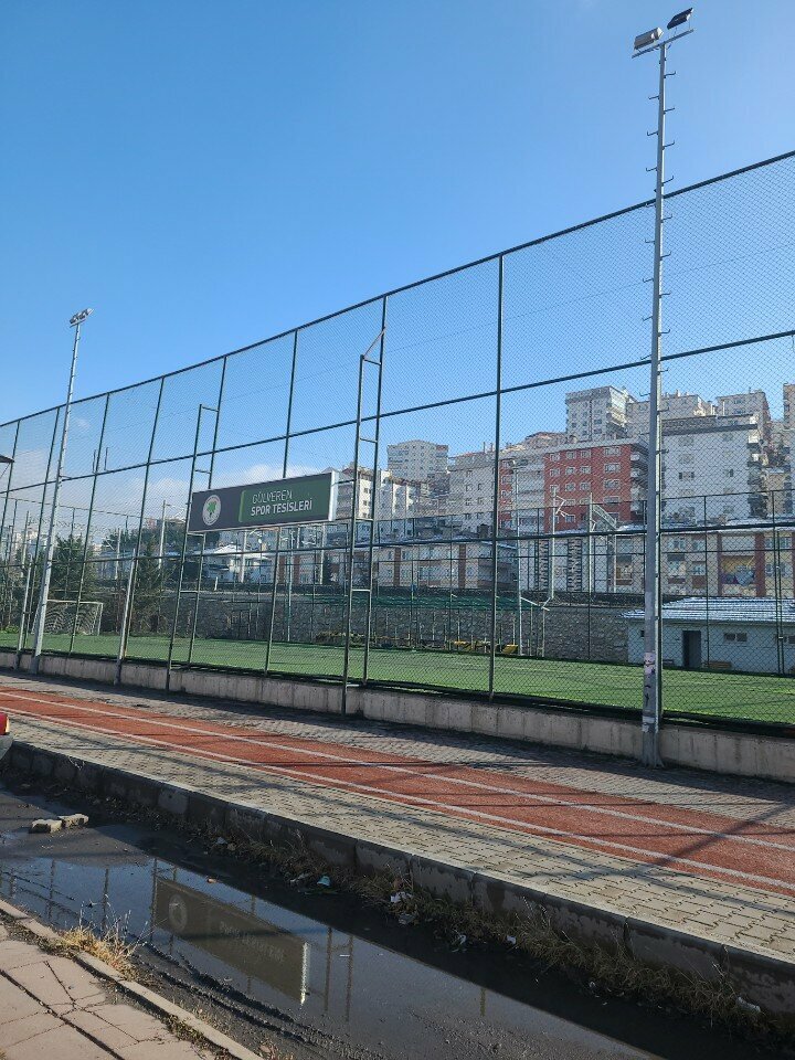 Çok amaçlı spor tesisleri Gülveren Halı Saha, Ankara, foto