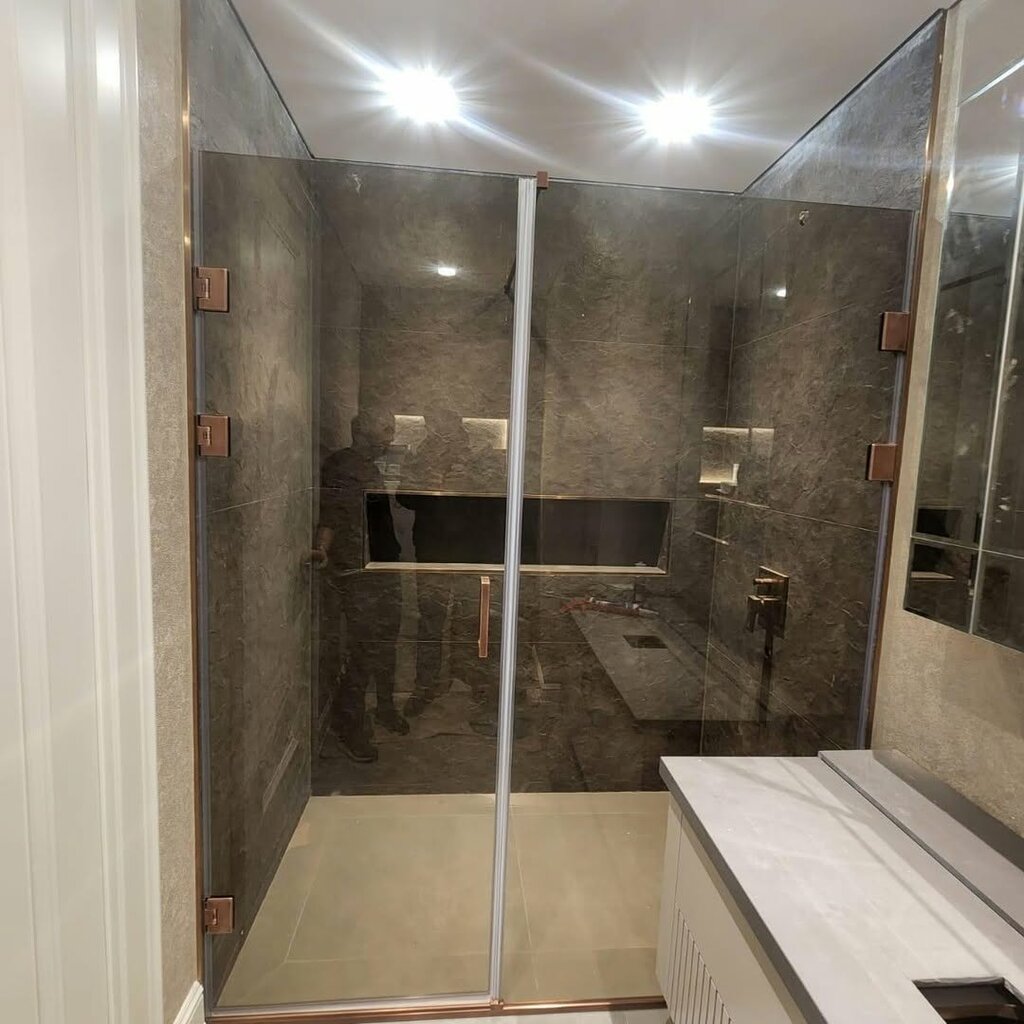 Banyo ve klozet mağazaları Bukka Duşakabin, İstanbul, foto