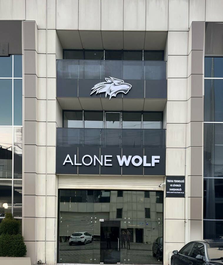 Askeri malzemeler Alone Wolf, İstanbul, foto