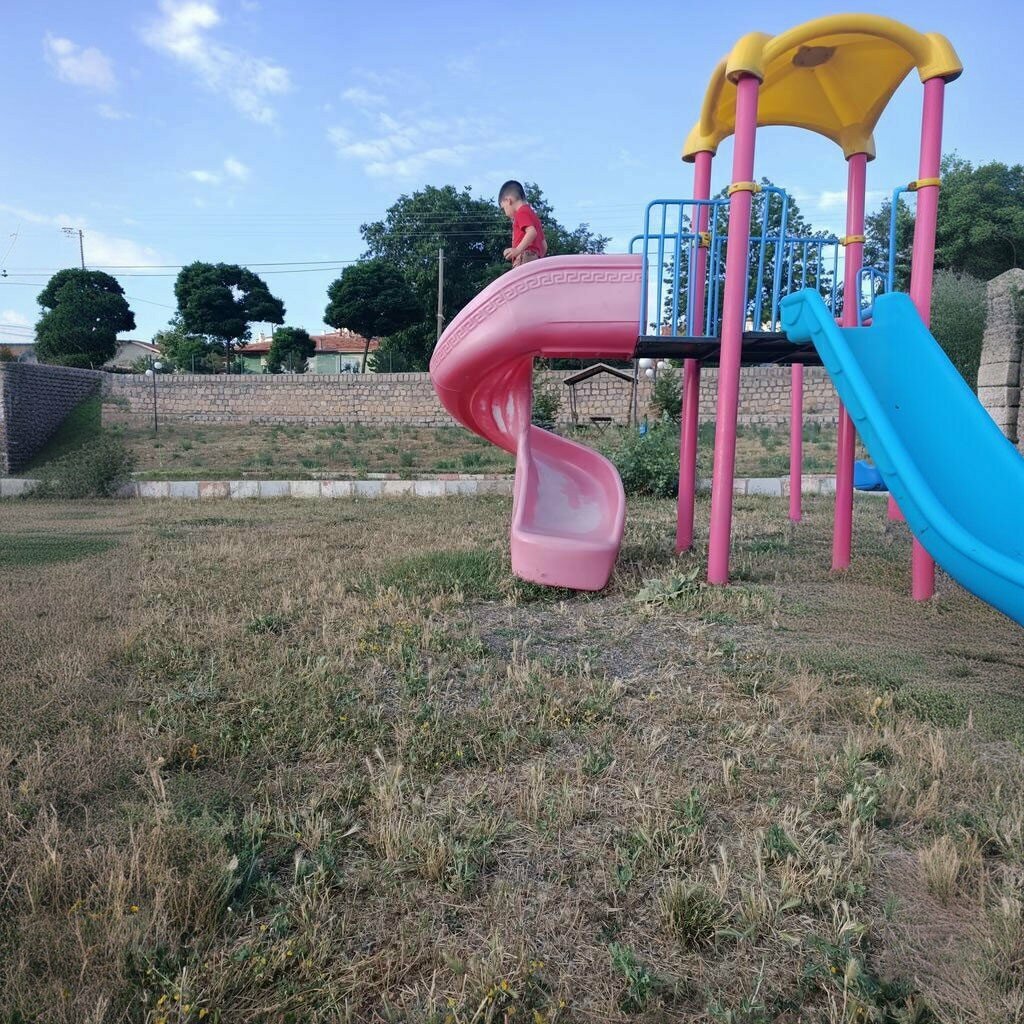 Belediyeler, devlet daireleri Oluközü Belediyesi, Akdağmadeni, foto