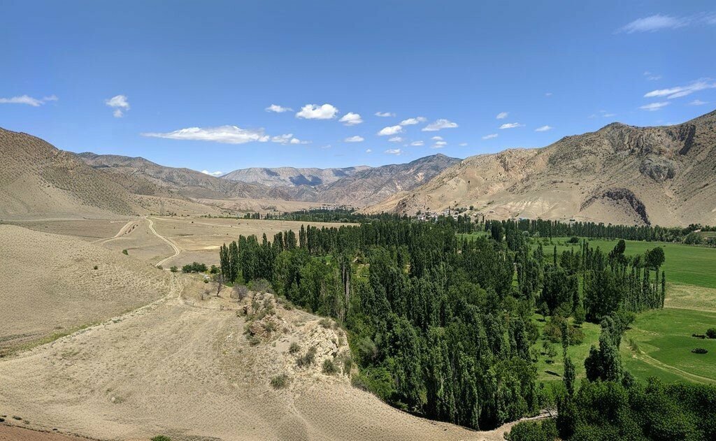 Turistik yerler Erkek Kalesi, Oltu, foto