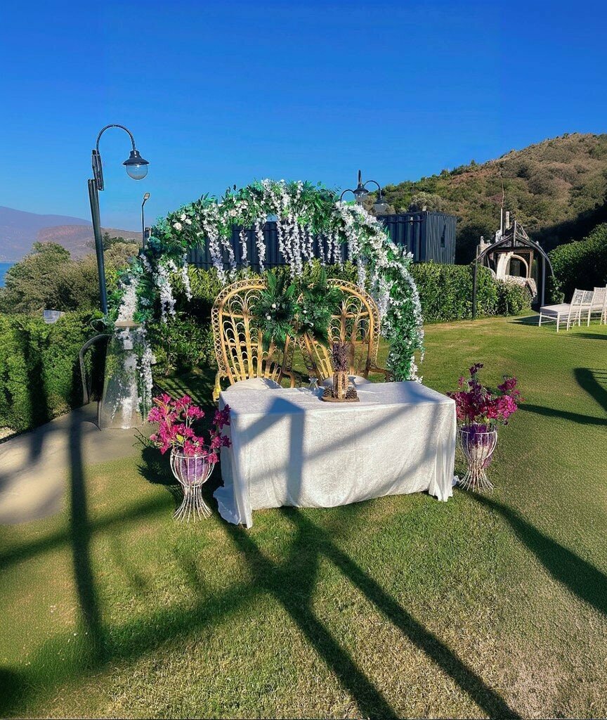 Evlendirme daireleri Salkım Kır Bahçesi Kahvaltı Salonu, Çeşme, foto