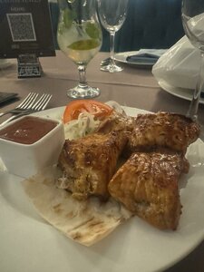 Paradise Halls (Noyabrskaya ulitsa No:61, Kemerovo), kafe  Kemerovo'dan