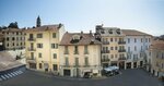 Porte AD Arco (Piazza Caduti della Libertà No:29, Pocapaglia, Bra), otel  Piyemonte'den