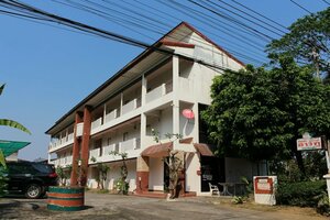 Oyo 75420 Howto Hotel (Chiang Mai Province, Chiang Mai, Charoen Muang Road), otel