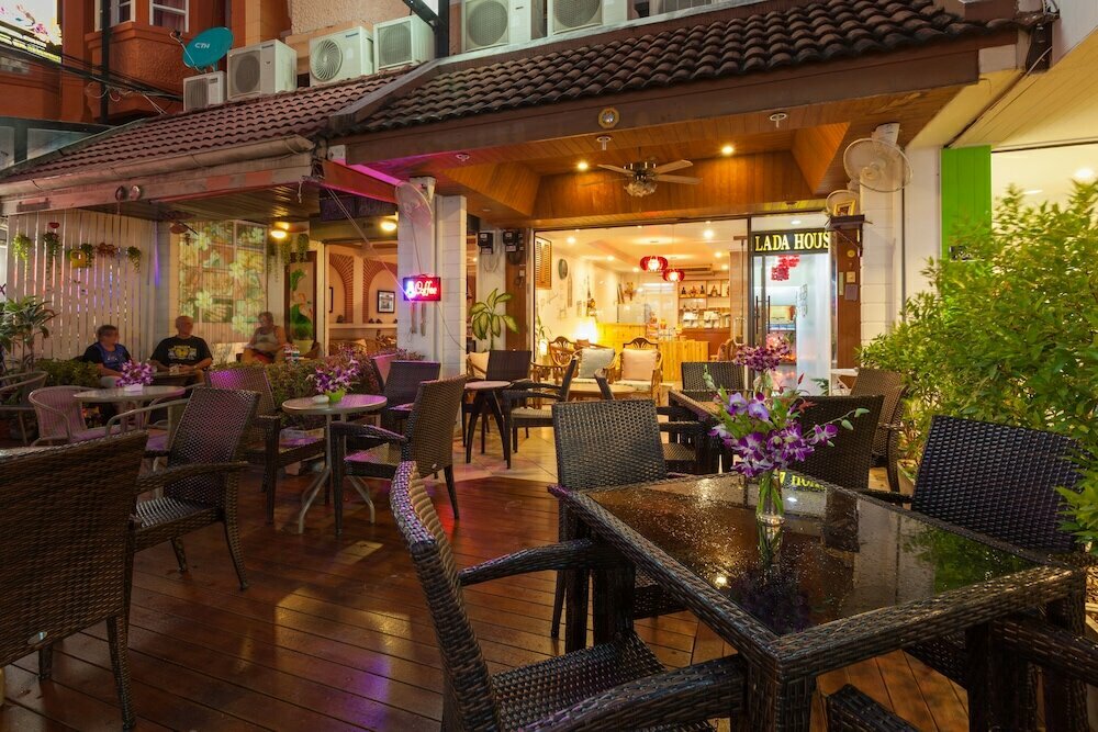 Otel Karon Sunshine Guesthouse & Bar, Phuket Eyaleti, foto