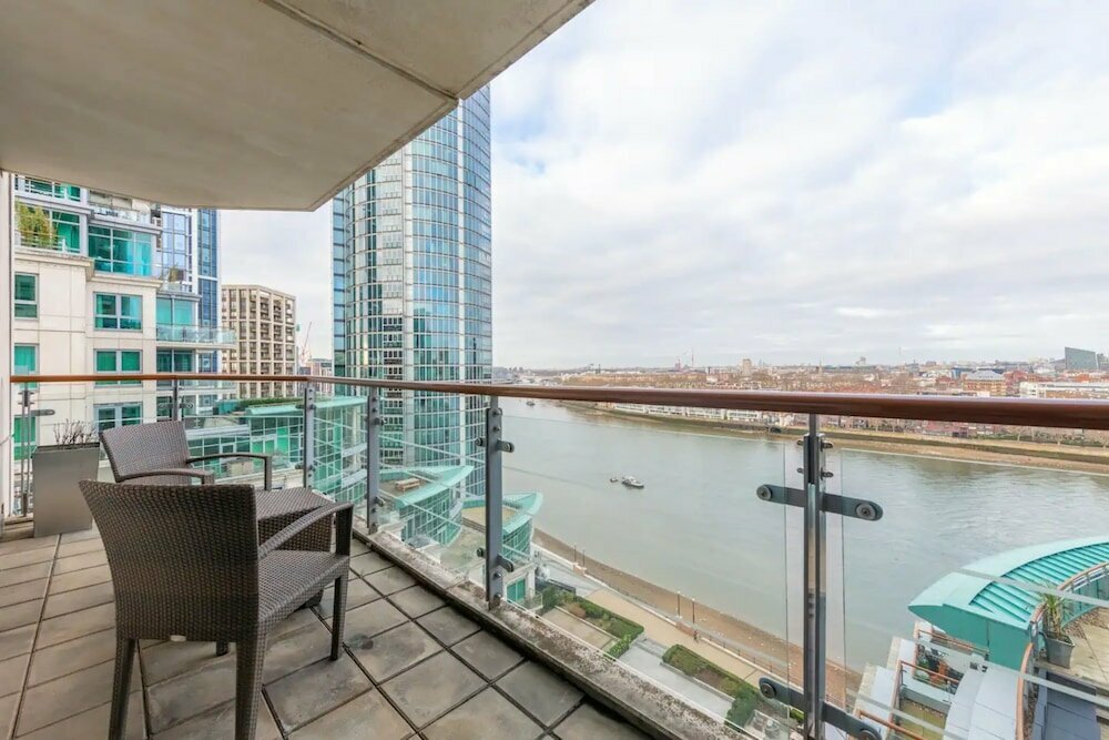 Otel Gorgeous 3 Bedroom Flat In Vauxhall With City Views, Londra, foto