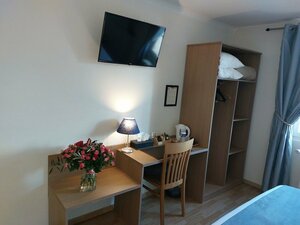 Logis Loire Hotel (Pays de la Loire, Maine-et-Loire, Arrondissement d'Angers, Loire-Authion, Rue de la Croix, 5), otel