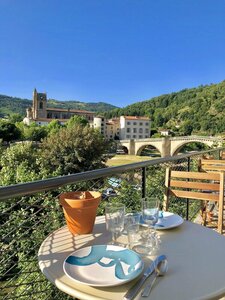Maison Cha-ri-va-ri (Auvergne-Rhône-Alpes, Haute-Loire, Arrondissement de Brioude, Route de Brioude), otel