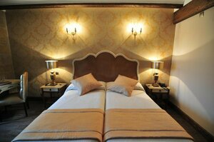 Palacio de Casafuerte (Provincia de La Rioja, Calle Miguel Villanueva, 50), otel  La Rioja'dan