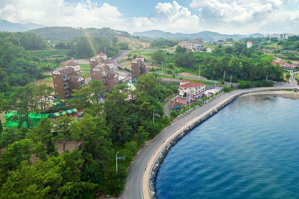 Otel Tongyeong Iris Pension, Güney Gyeongsang İli, foto