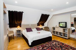 Le Logis de Brionne (Normandie, Departеment Eure, Arrondissement de Bernay, Brionne, Place Saint Denis, 1), otel