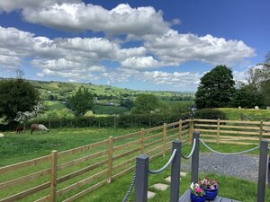 The Shepherds Hut at Hafoty Boeth (Wales, Carmarthenshire, Cwmfelin Boeth), otel  Galler'den