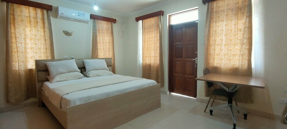 Otel Azanza Mtwapa Holiday Home-B, Mombasa, foto