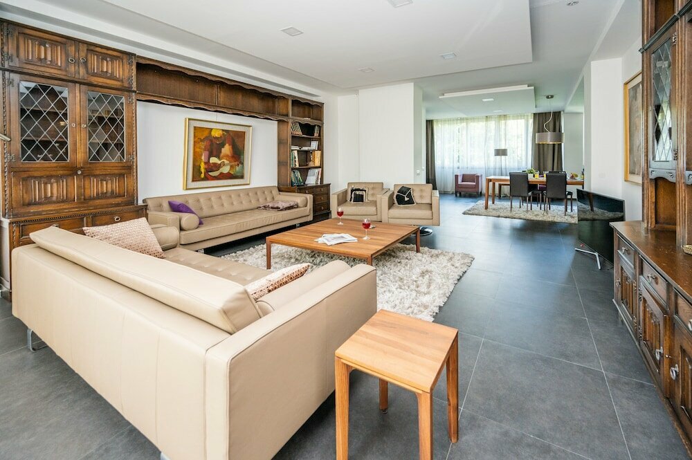 Otel Luxury Apartment in Beautiful Neighborhood, Saraybosna, foto