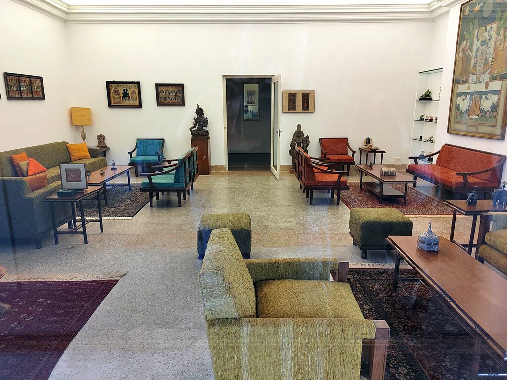 Anıt levhası, anıt taş Место убийства Индиры Ганди, Yeni Delhi, foto